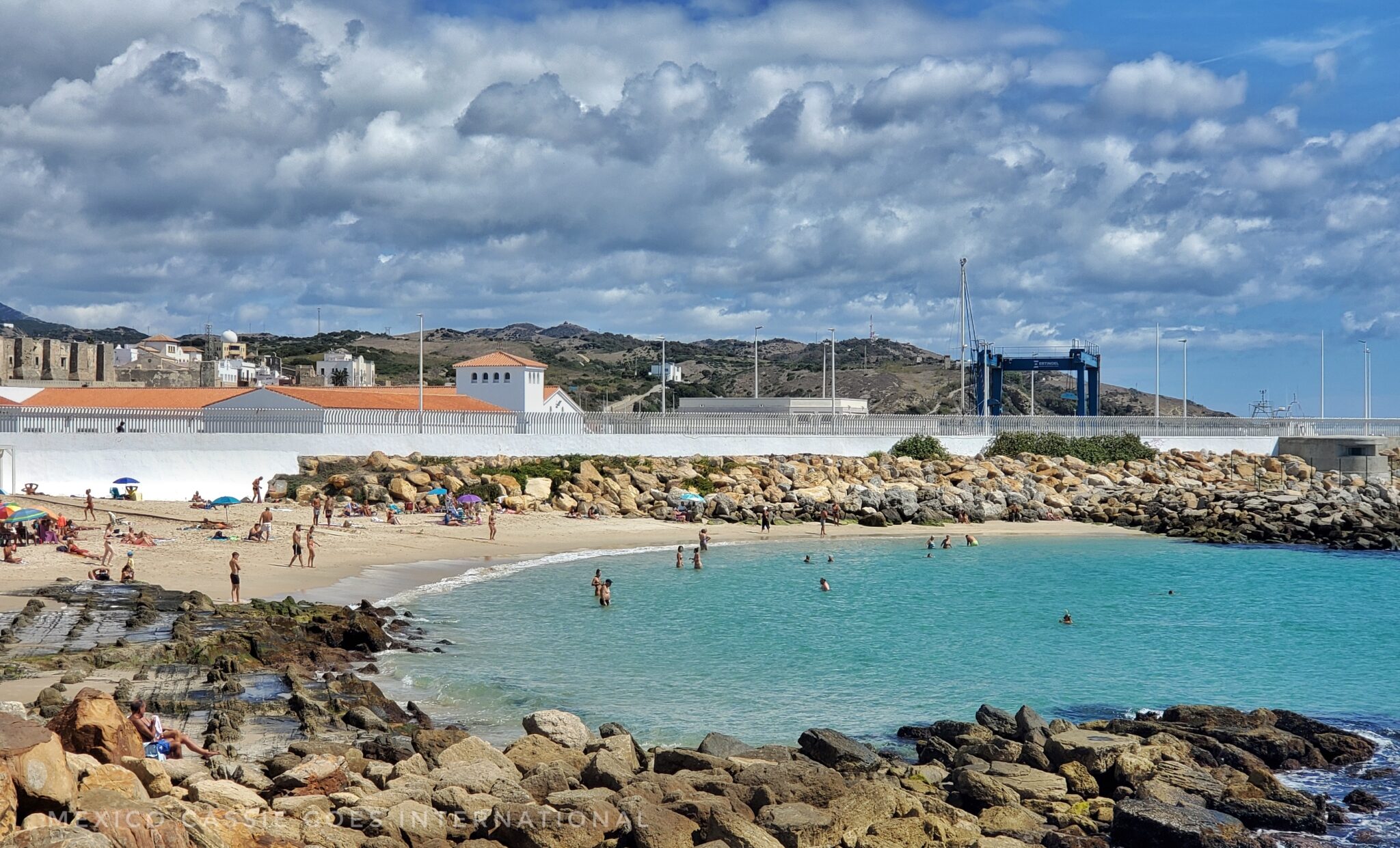 Your expert guide: how to get to the beach from Seville